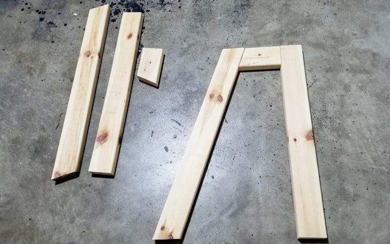 Work Desk with wire organizer - The Nomad Studio